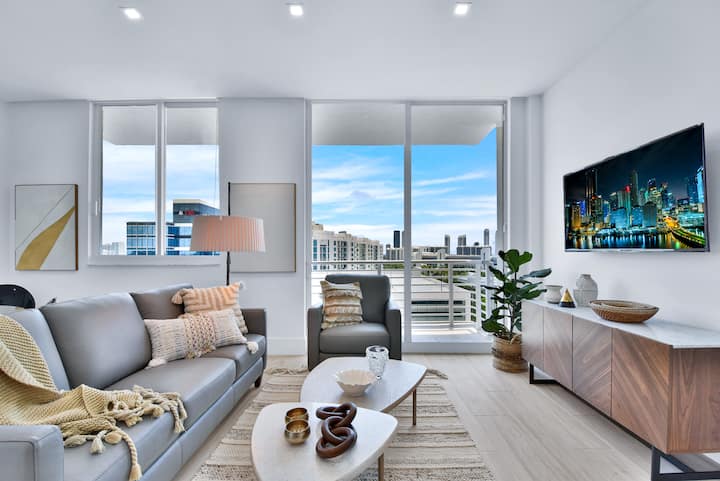 Chic And Lovely 3 Bedrooms Penthouse In Aventura - Aventura, FL