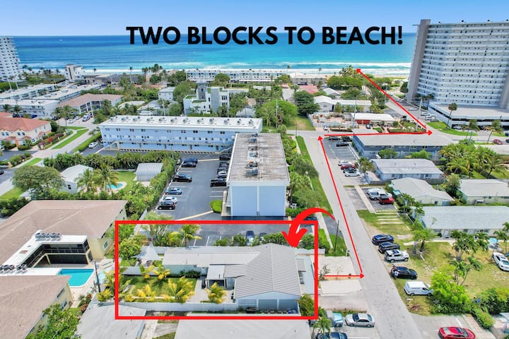 Sleeps 10 *2 Blocks 2 Beach *2 Kitchens *2 Yards - Boca Raton