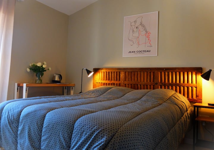 Chambre Avec Suite 2 à 4 P Entrée + Parking Privé - Valréas