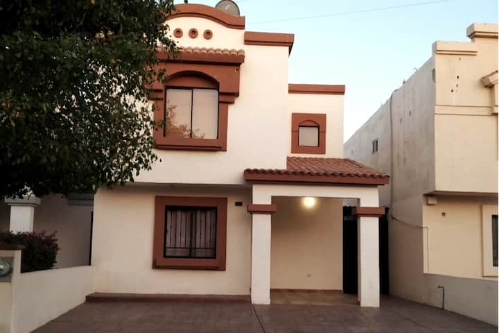 Casa Muy Céntrica-zona Vado Del Río - Hermosillo