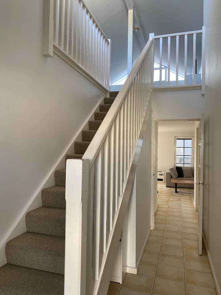 Cheerful 2 Bedroom Home Minutes Walk From Beach - Perth