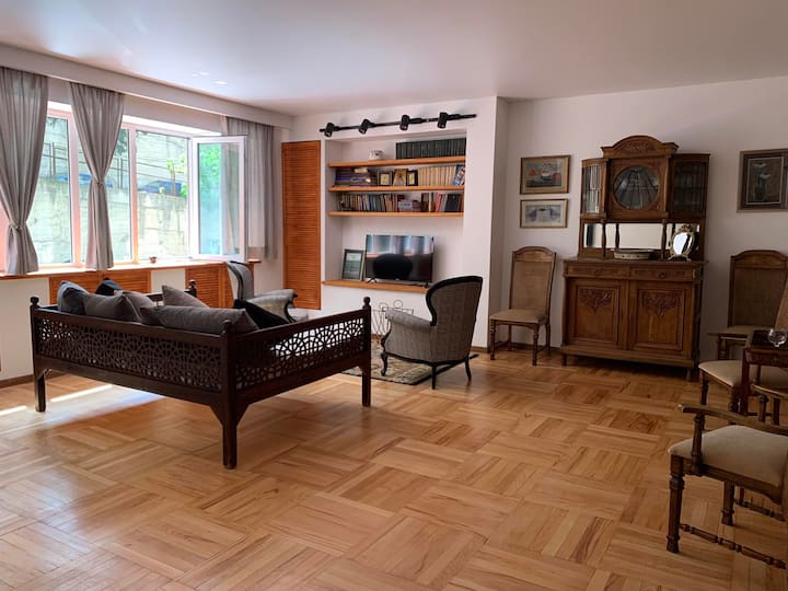 Cozy And Beautiful Apartment In Vake. - Tbilissi