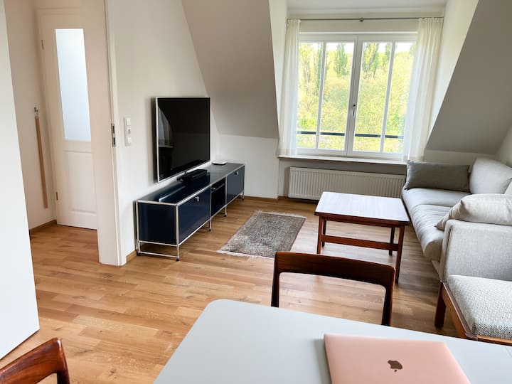 Schönes Dachgeschoss-single-apartment Am Main - Frickenhausen am Main