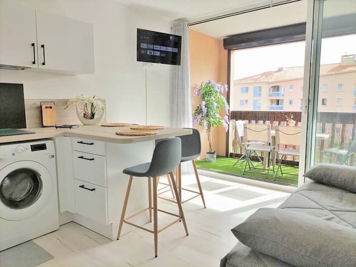 Studio 22m2,proche Plage, Parking,piscine,4 Pers - Fréjus