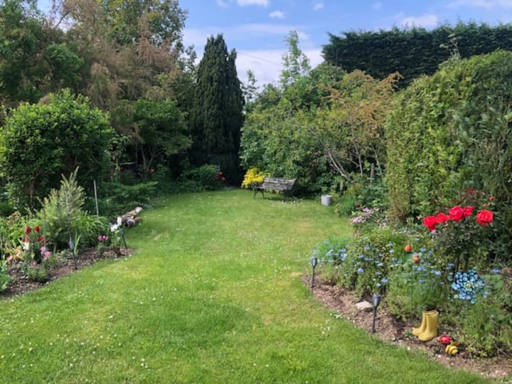 2 Bedroom House With Garden And Parking On Premise - High Wycombe