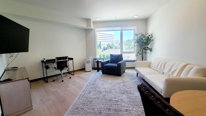 Kirkland Totem Lake's Only Luxury Condo! - Redmond, WA