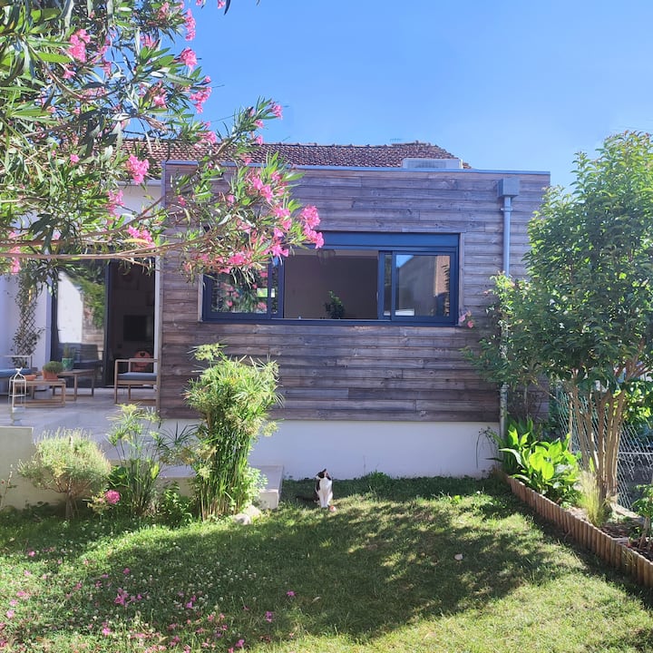 Maison De Ville Climatisée Avec Jardin - Yvrac