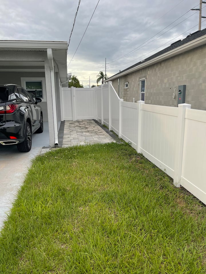 Castillo Residencial - 탬파