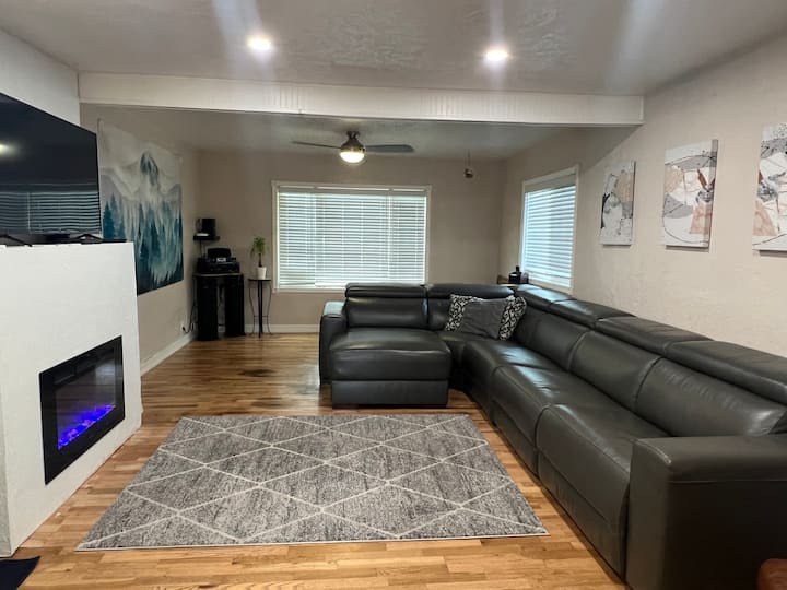Cozy 3bdr Home - Free 110v Tesla Charging - Solar! - Springfield, OR