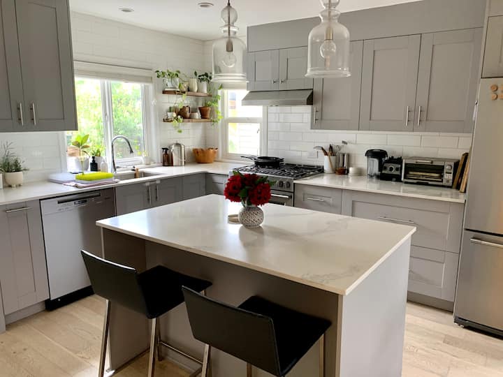 Charming House/beautiful Backyard/mtn View/parking - Vancouver