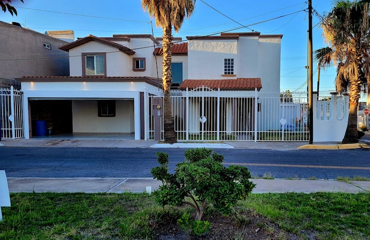 Casa Amplia Y Bella, Familia Y Trabajo
 Facturamos - Chihuahua