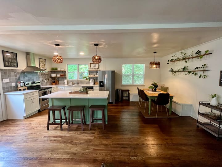 Charming Home- 7 Min To Downtown - Knoxville, TN