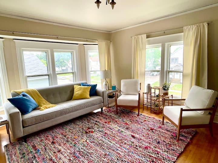 Boho Chic Spacious Colorful 2 Bdr By Downtown/lake - Oshkosh, WI