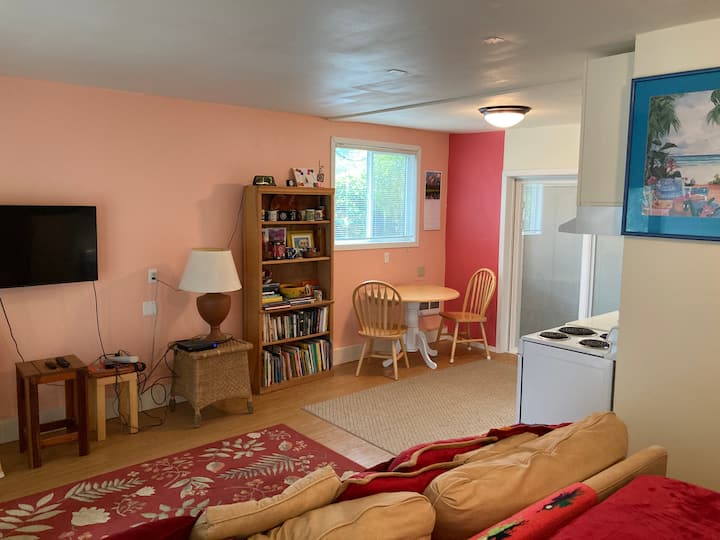 Adorable Guest House 2 Bedrooms & Views - Eugene, OR