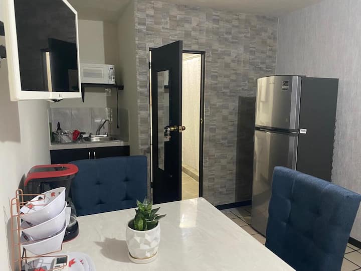 Habitación Privada Cerca De Facultad De Medicina - Monterrey