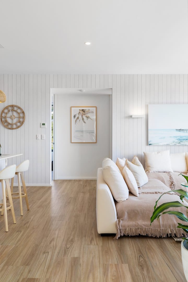 Relaxation And Luxury In Perfect Unison - Avoca Beach