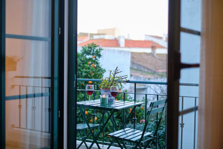 Casa Furtado, Old Town House W/ Patio Near Beaches - Lagos