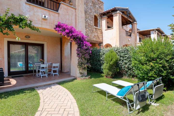 Two-bedrooms Apartment With A Large Garden - Golfo Aranci