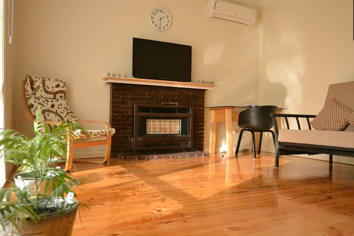 Little Cottage In Melbourne Ave - Melbourne