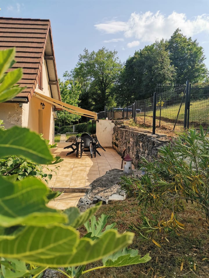 Le Machaon , Gîte Rural Avec Espace Piscine Privé - Morestel