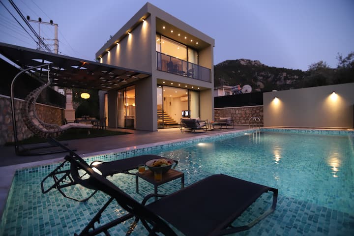 Doğanın Içinde Size Ait Huzur Dolu, Modern Bir Ev. - Turkey