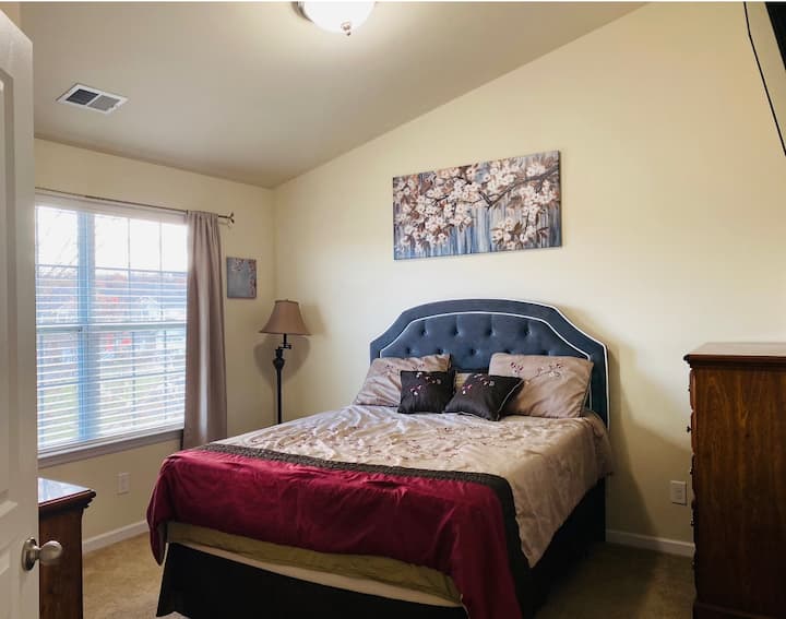 Master Suite W/ En-suite Bath - Belmont, NC