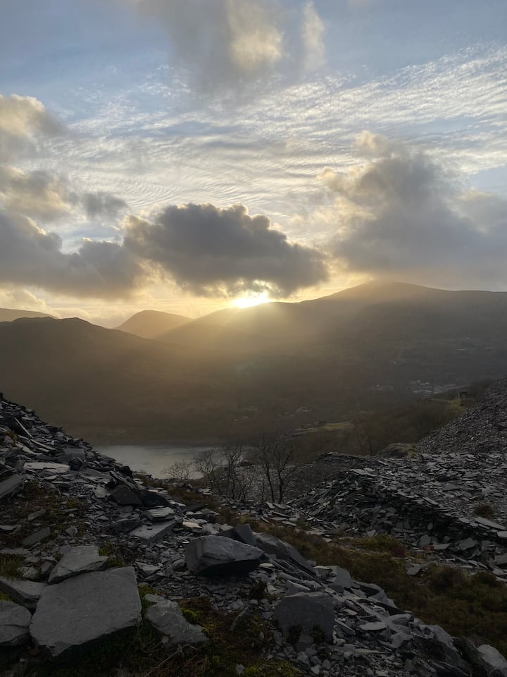 Cozy Countryside Cottage With Mountain Views - Llanberis