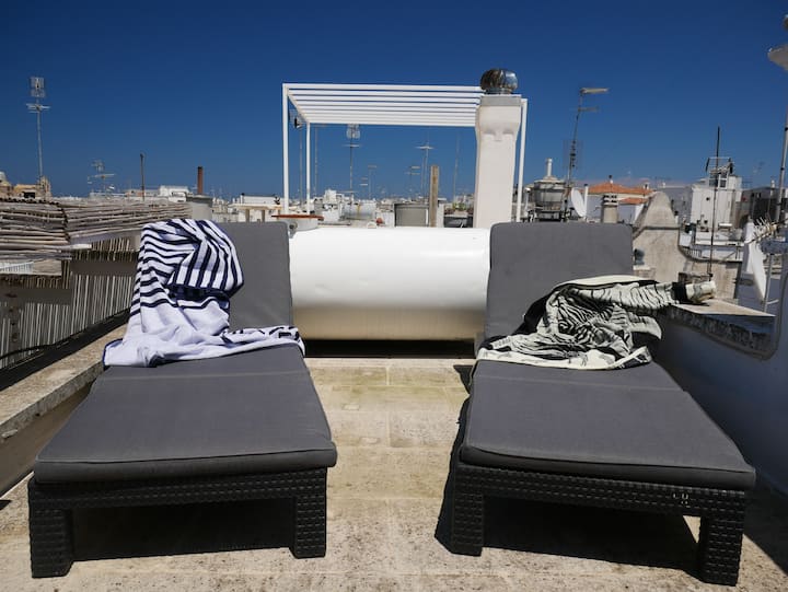 Haus Mit Sterngewölbe Und 2 Dachterrassen - Ostuni