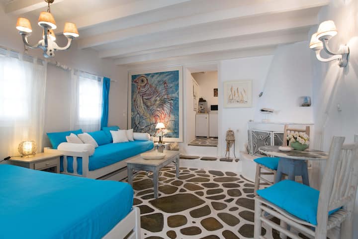 Heliolithos Artistic Suite - Paros