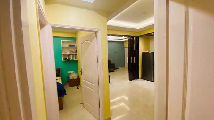 Well Furnished 3 Bedroom 2 Bath Luxury Apartment - Noida