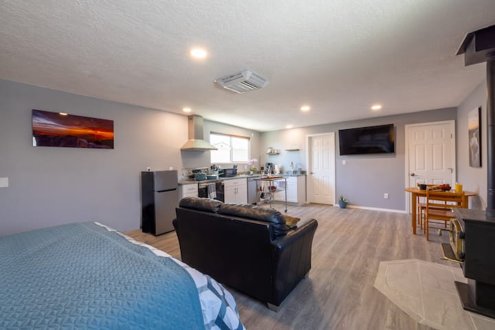 Sueños Studio - Newly Remodeled W/ Gated Parking - Albuquerque