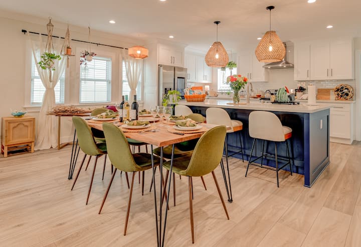 Room In Boho Chic Home - Near Spacex & Hospitals - Los Angeles, CA