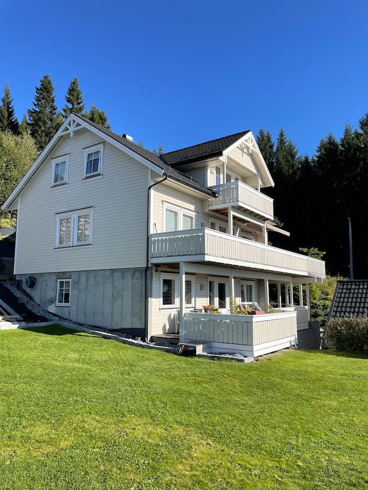 House With Stunning Views Of A Norwegian Fjord - Molde