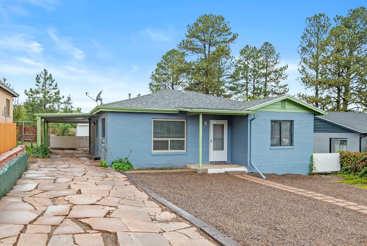 Route 66 Bodacious Bungalow W/fenced Yard, Ac, Tvs - Williams, AZ