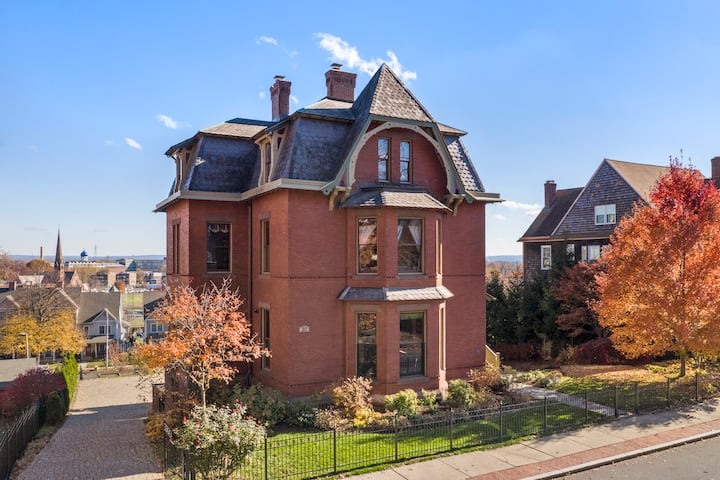 Perfect Place For Hartford Hospital Workers - Hartford, CT