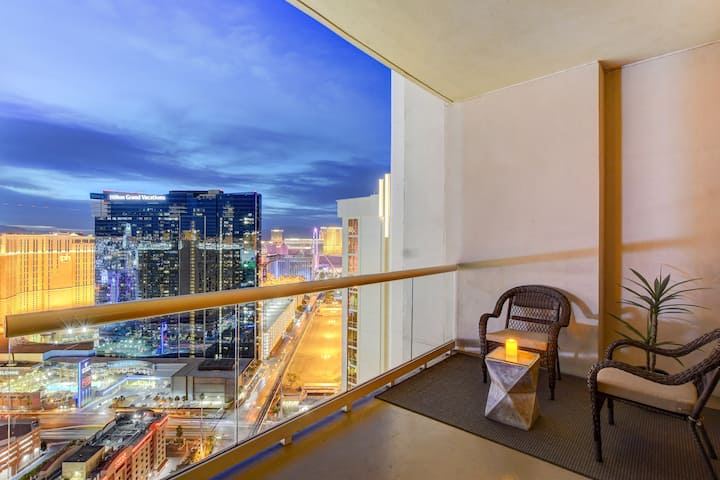 MGM Jacuzzi Penthouse *Strip View* Huge Balcony - Condominiums for Rent in Las Vegas, Nevada ...