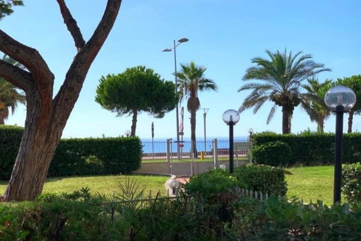 Joli Appartement En Front De Mer Avec Jardin - Cagnes-sur-Mer