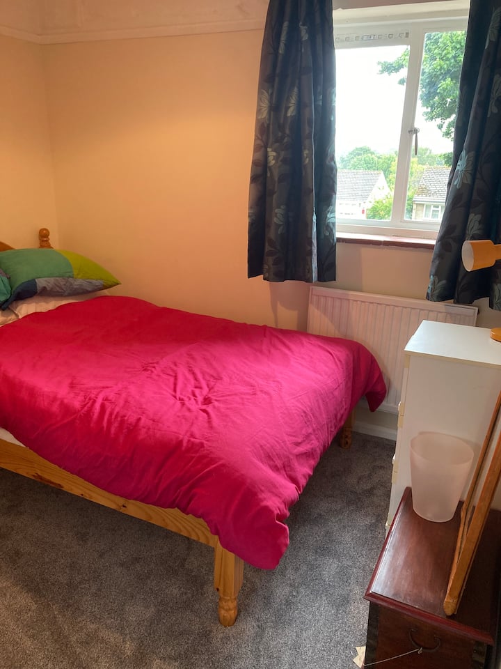 Comfortable Room Three Upstairs At Number 8 - Newmarket