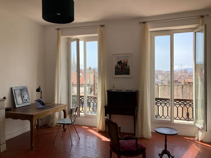 Marseille: Superbe Appartement En Plein Coeur - Marseille