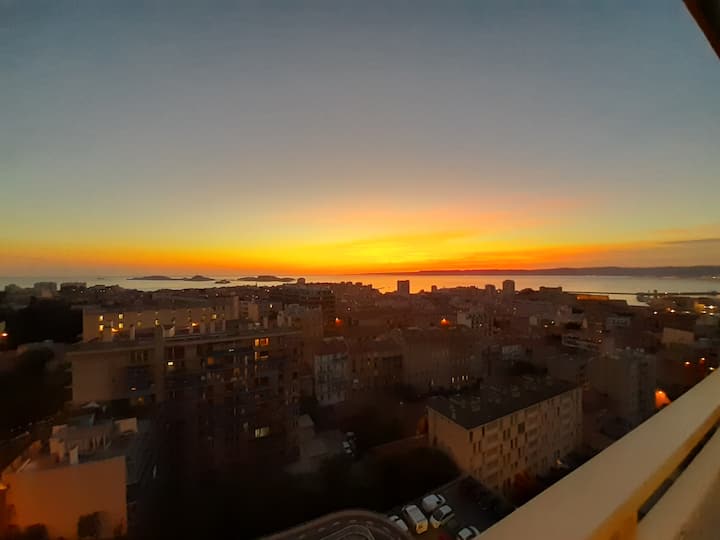 Carte Postale Sur Les îLes Avec Garage Privé - Marseille