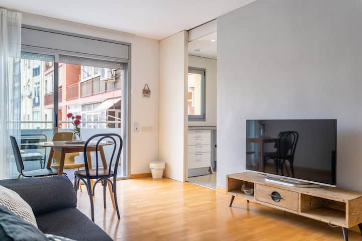 Piso Céntrico Con Parking Cerca De La Playa. - Barcelona