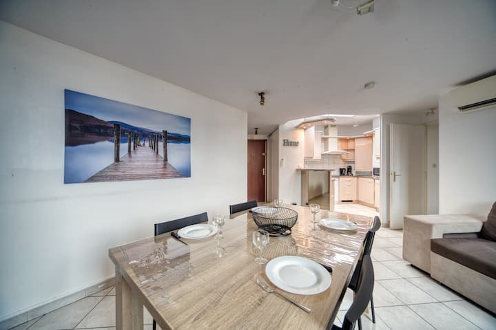 Logement Tout Confort 56m² Plein Centre - Parking - Aix-les-Bains