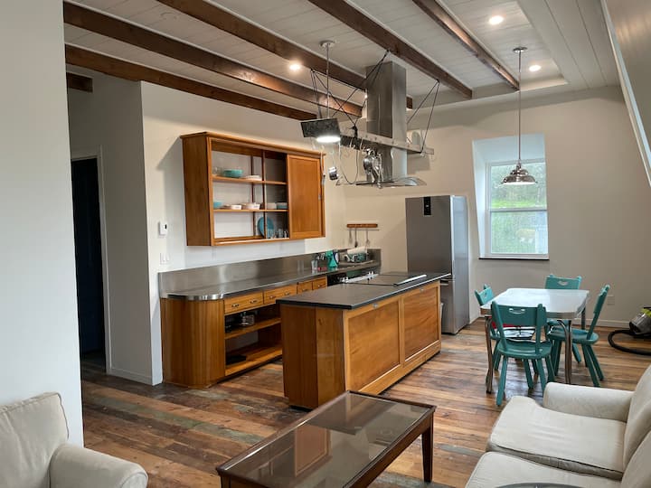 Mansard Suite - Sunny 2br, 2bath In Lunenburg - Lunenburg