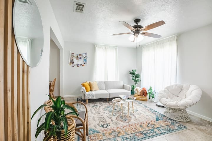 Restful 2 Bedroom Casita Bohemian - Amarillo, TX