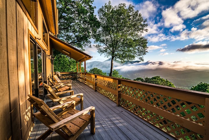 The Sparrow's Sunrise 
Breathtaking Views @4,020ft - Maggie Valley, NC