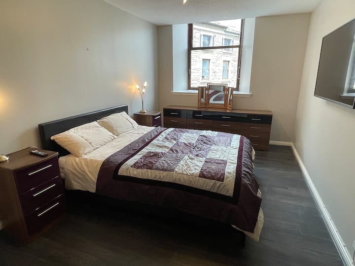 Spacious Modern 3 Bedroom Central Flat In Dundee - Dundee