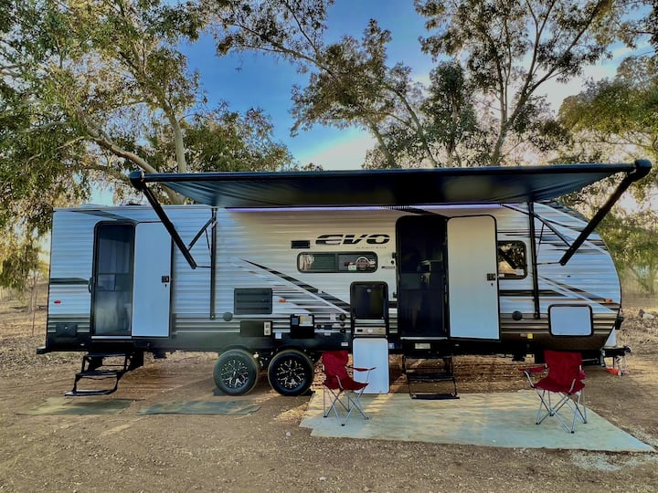 Msg Before Booking Luxurious 2022 Forest River Evo - Menifee, CA