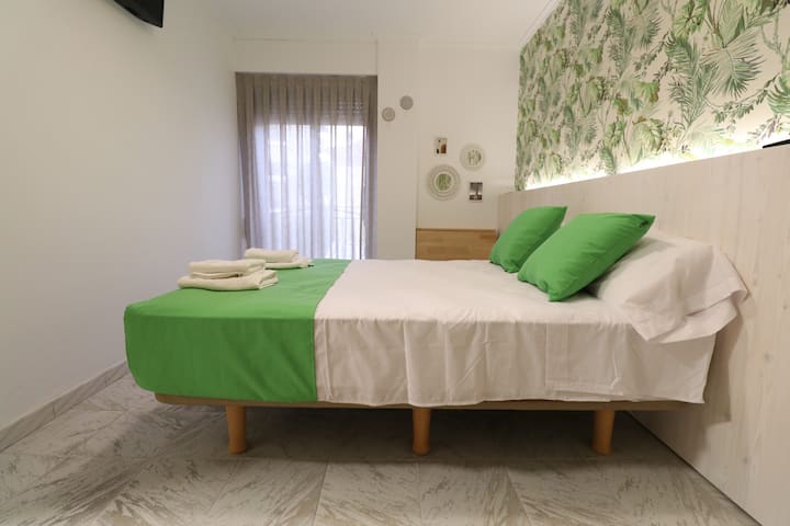 [103] Encantador Hostel En La Playa De Gandia. - Gandia