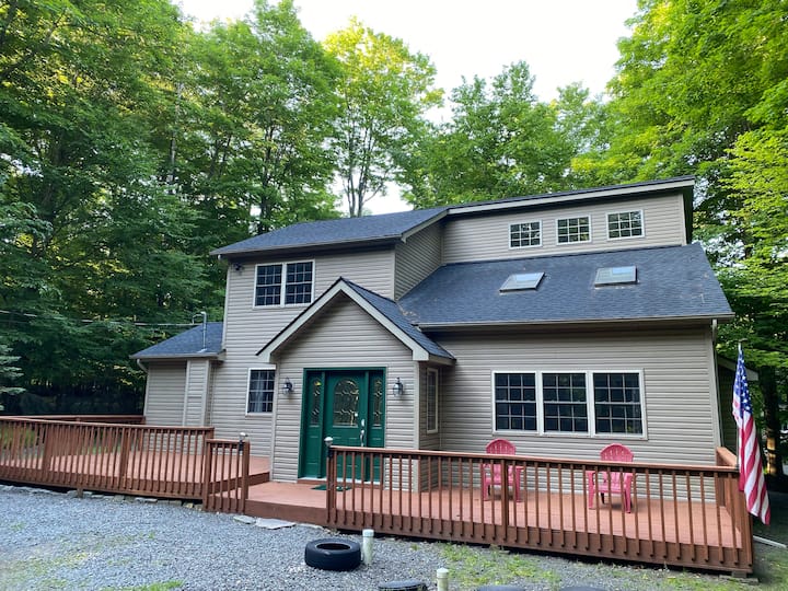 Woodland Cabin-indoor Pool / Lake - Pennsylvania