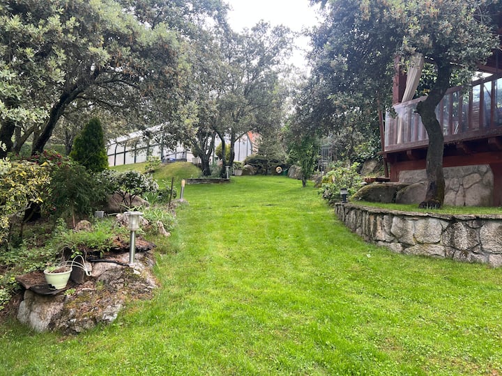 Villa Con Jacuzzi Exterior Y Piscina Cubiertos - El Espinar